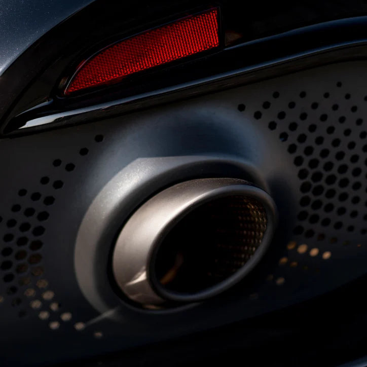 Aston Martin - DBX 550 Sports Exhaust – Grand Touring Automobiles